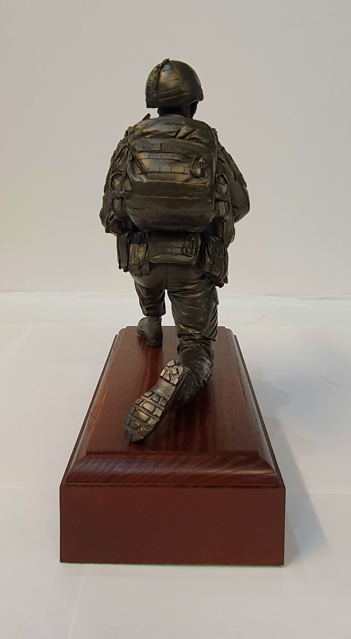 "Kneeling Combat Figure" Modern -large - RAF Regiment Heritage